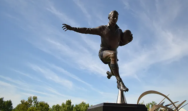 Haydn Bunton Statue | MCG